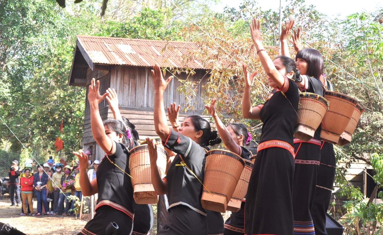 Gongs Show (Cong Chieng Show) Half Day Tour, Da Lat, Vietnam - Klook ...