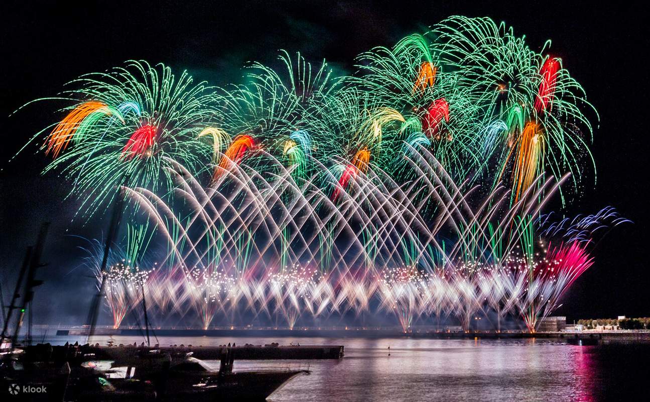 Mount Fuji Lake Kawaguchi Winter Fireworks Festival One-Day Tour ...