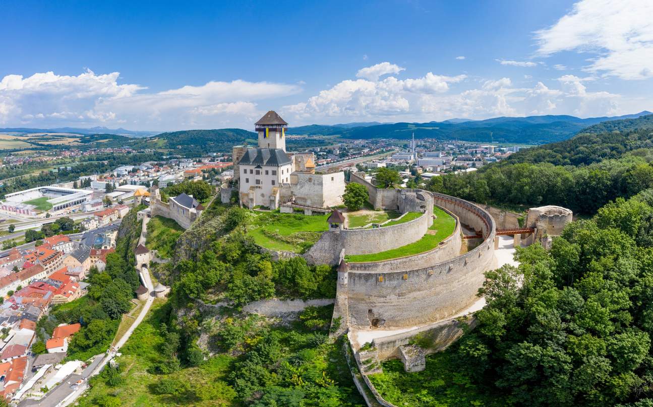 From Vienna: Slovakia’s Castles & Cities Guided Day tour - Klook