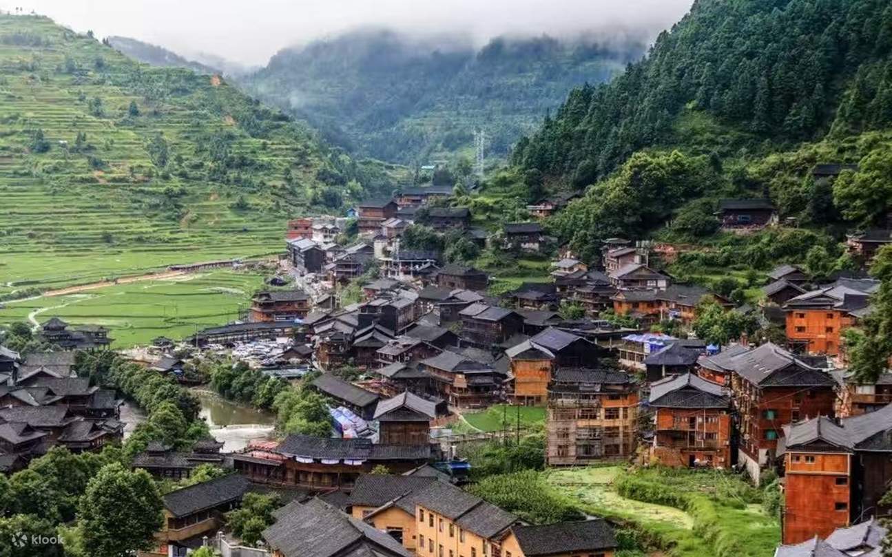 Guizhou's most scenic spots Huangguoshu Waterfall + Libo Xiaoqikong ...