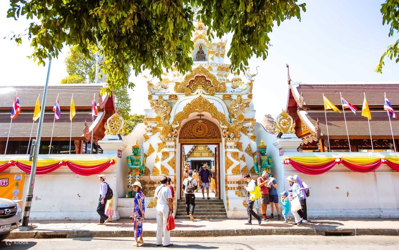 Tur Seni dan Kuil Kota Chiang Mai dengan Transfer - Klook Indonesia