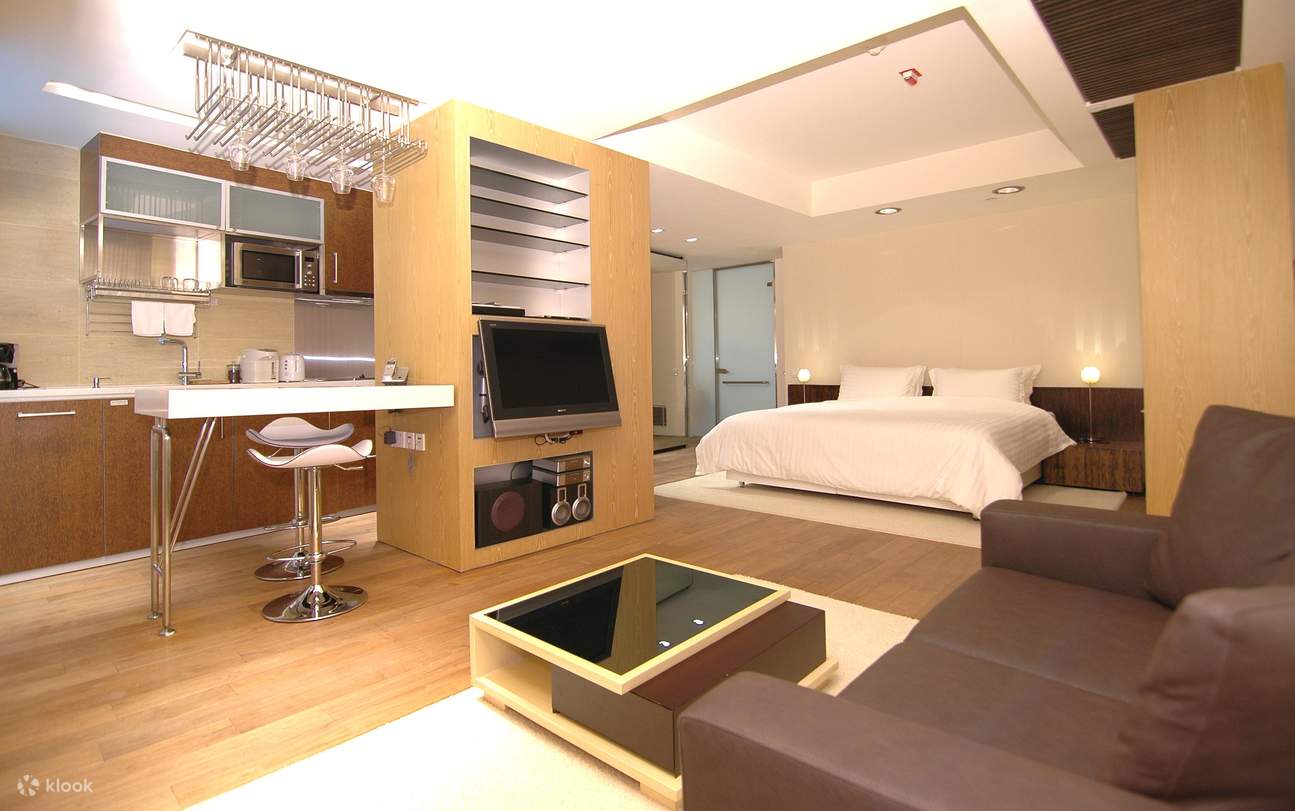 Dogcation at Stanley Oriental Hotel - Klook Hong Kong