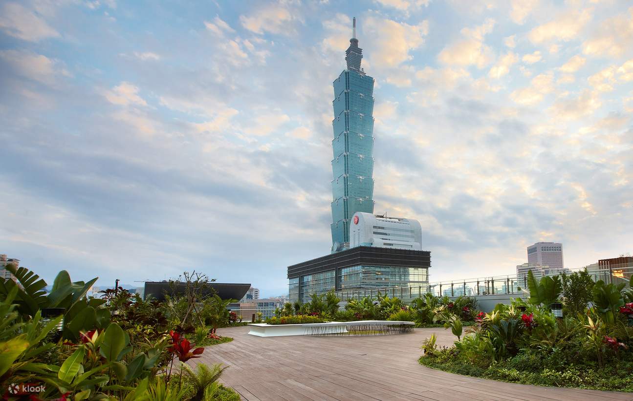 Elle Hotel Taipei, Curio Collection by Hilton - Taipei 101 New Year's ...