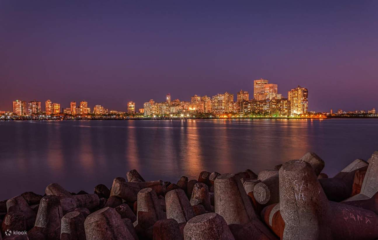 Explore Mumbai in Nightlights: Guided Tour by Foot with a local - Klook