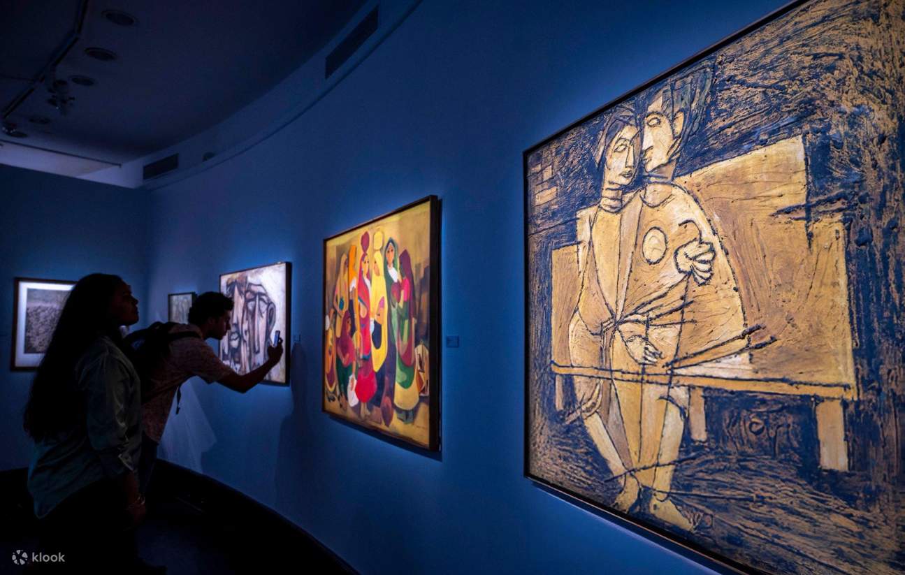 Colaba Art Trails: Guided Tour dengan mengunjungi Galeri Seni dengan ...