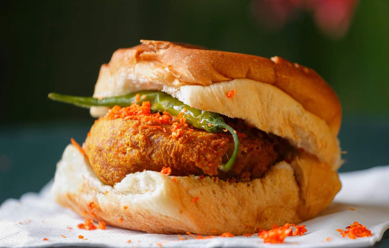 Flavors of Pune: Guided Street Food Tasting Tour with a local - Klook