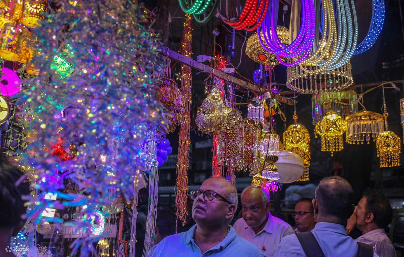 Menjelajahi Pasar Mumbai yang Ramai: Guided Tour dengan Berjalan Kaki ...