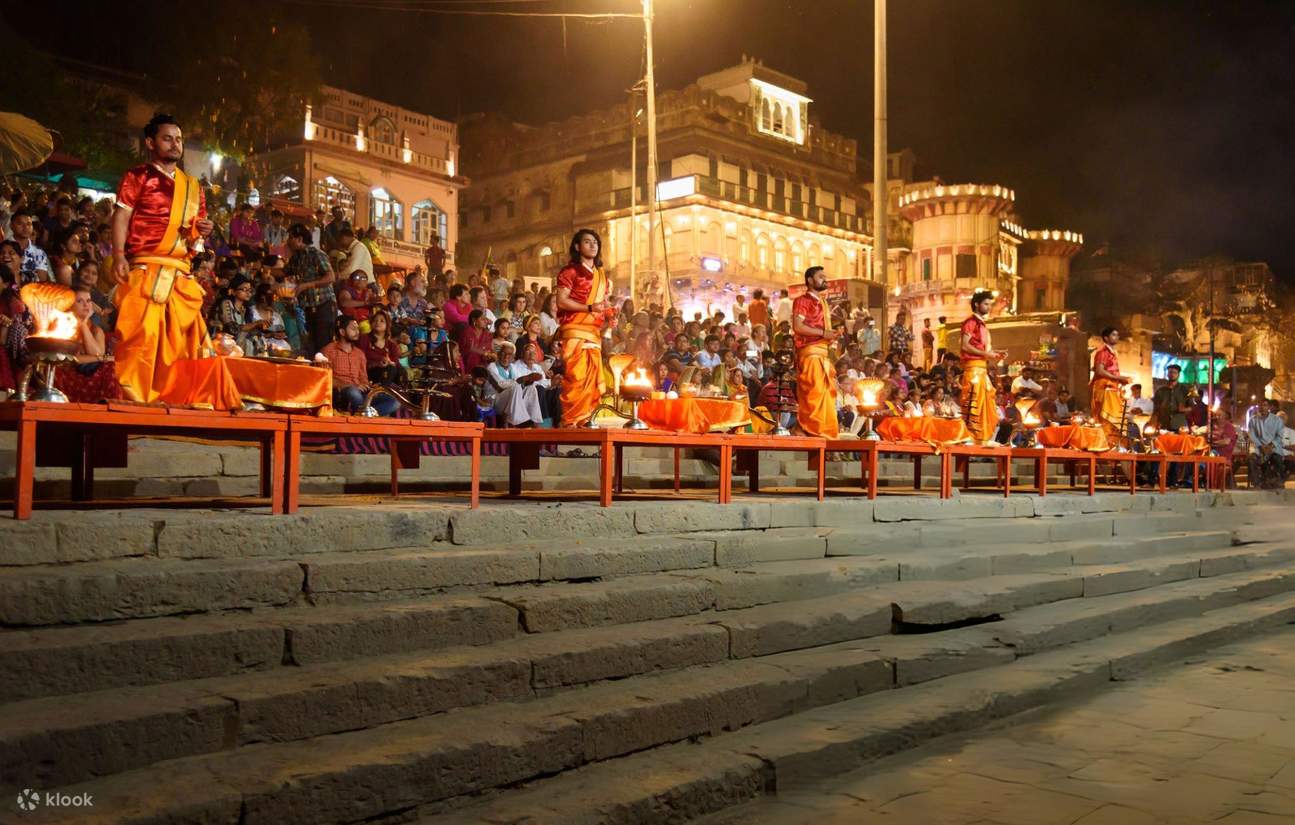 Jalan Kaki & Jelajahi Kota Varanasi (Tur dengan Pemandu dengan berjalan ...