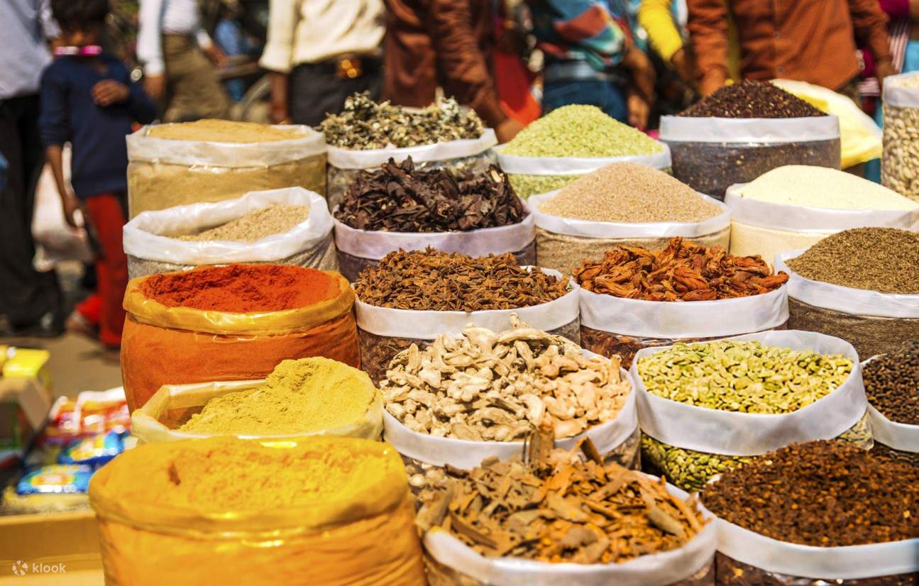 Menjelajahi Pasar Mumbai yang Ramai: Guided Tour dengan Berjalan Kaki ...