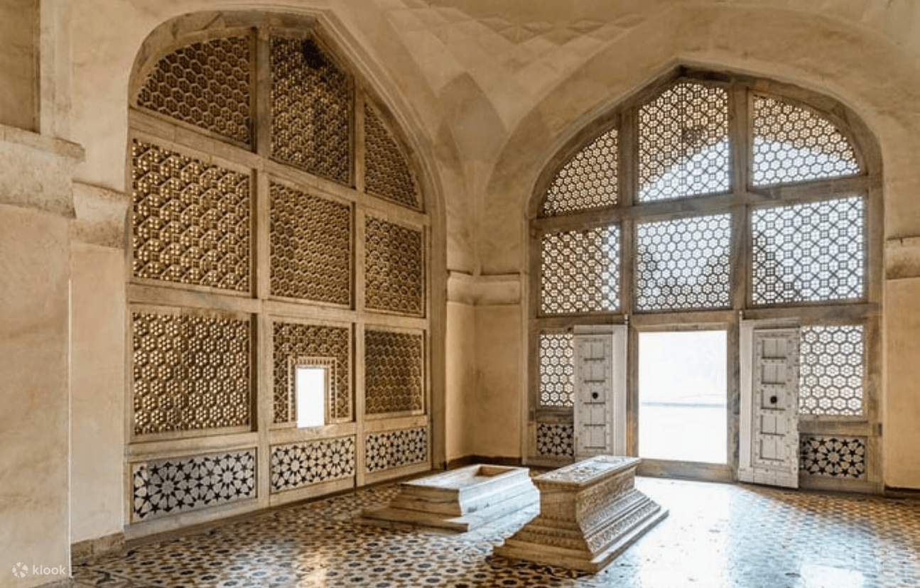 Akbar’s Tomb Sikandra Ticket with Optional Guide - Klook India