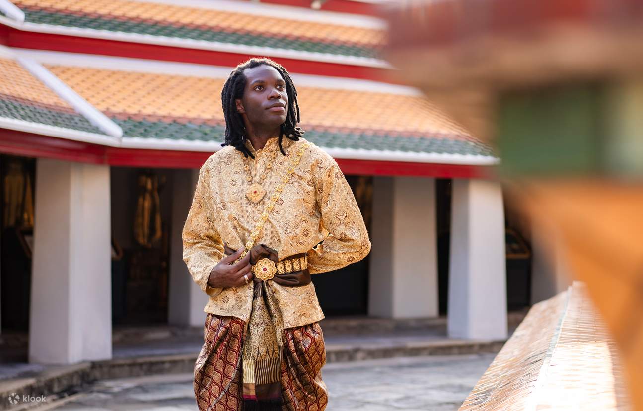 Wat Pho: Professional Thai Costume Photoshoot - Klook