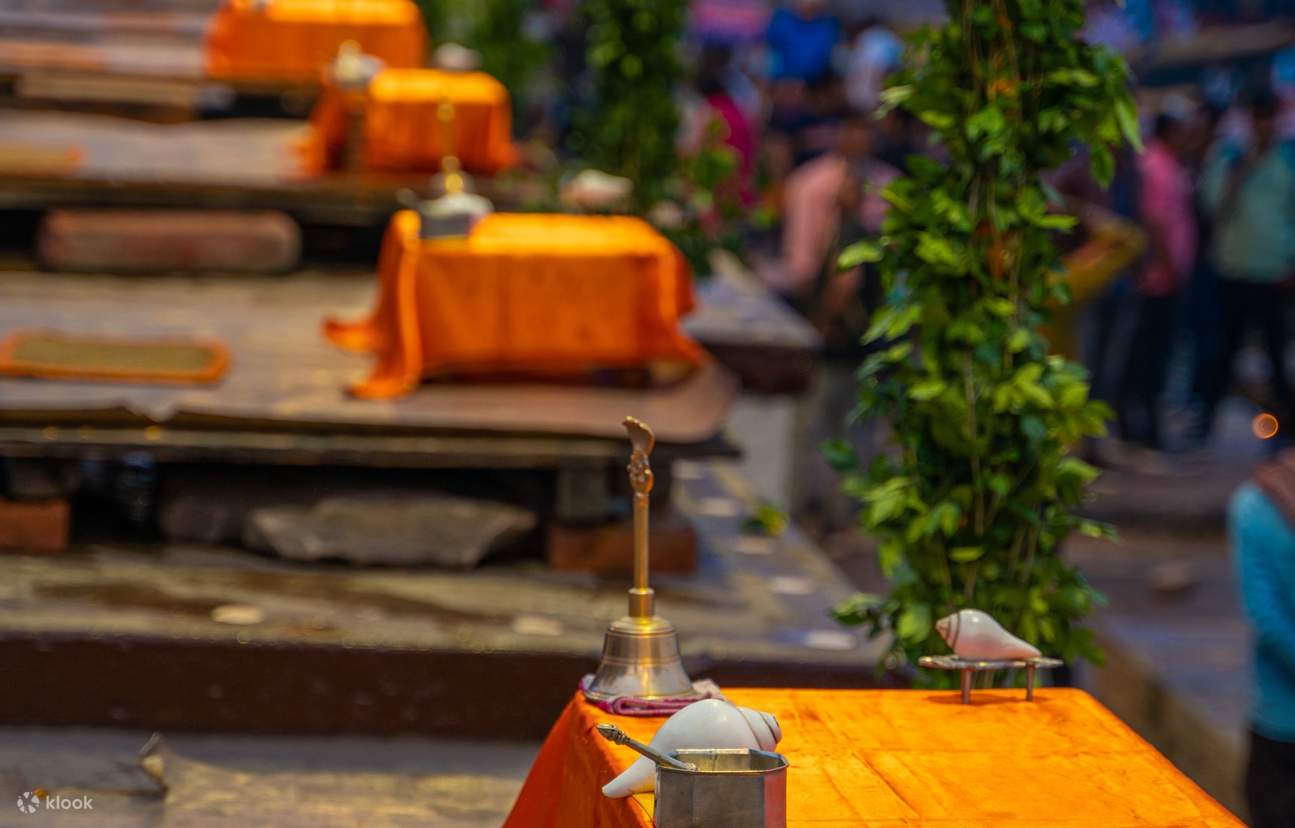 Varanasi: Tur Naik Perahu, Jalan-Jalan di Ghat & Upacara Aarti - Klook ...