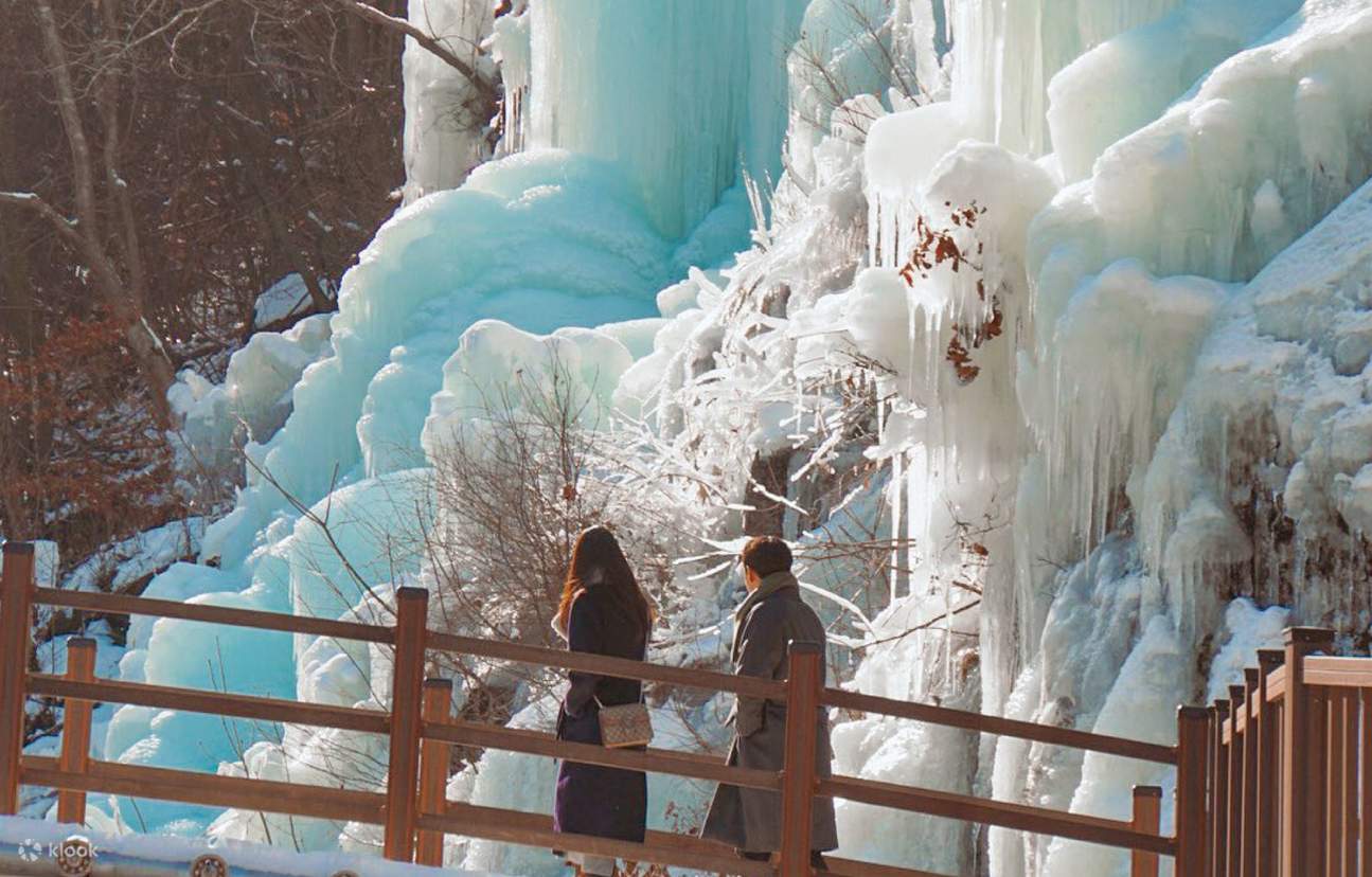 Vivaldi Park Snowyland & Eobi Ice Valley Day Tour from Seoul - Klook ...