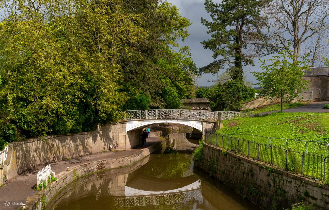 Explore Bath's History with a 2 Hour Historic Walking Tour with an App ...