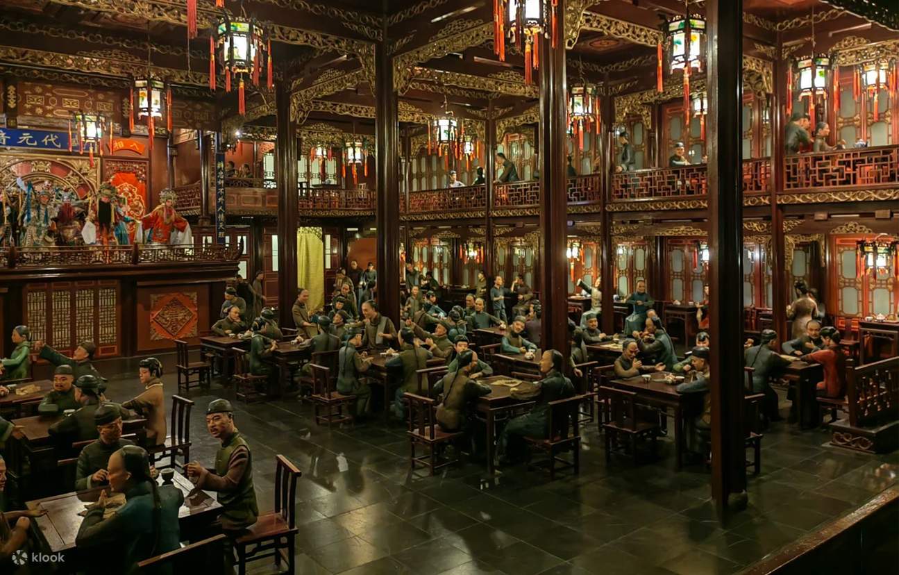 Classic Shanghai Tour (Oriental Pearl Tower & Visit the Transparent ...