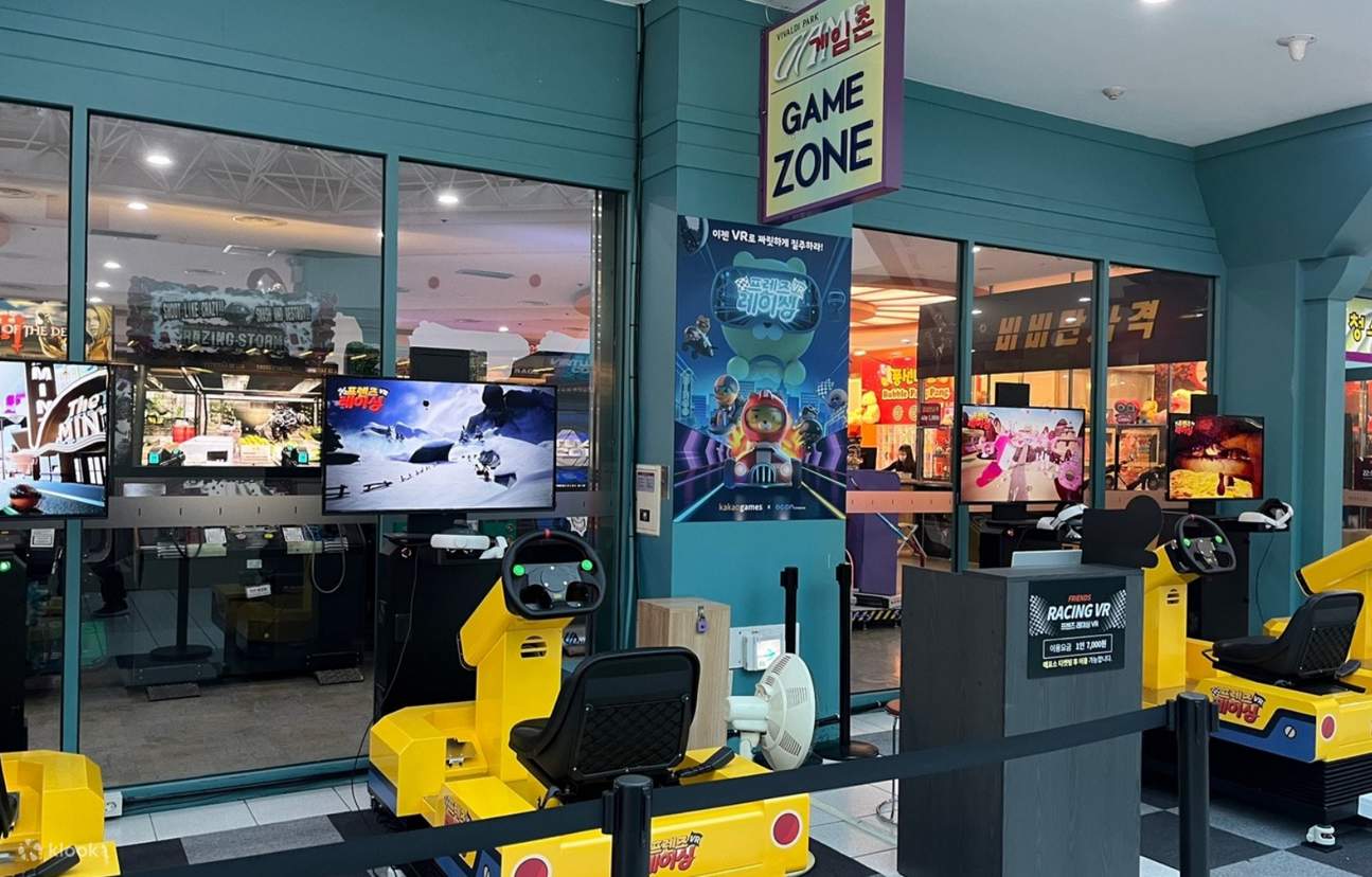 Vivaldi Park / Ski + Snowboard + SnowyLand Day Tour - Klook