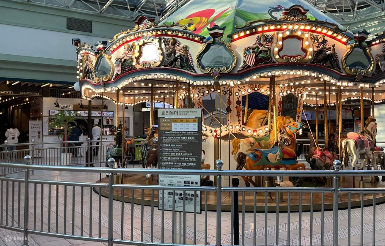 Vivaldi Park / Ski + Snowboard + SnowyLand Day Tour - Klook