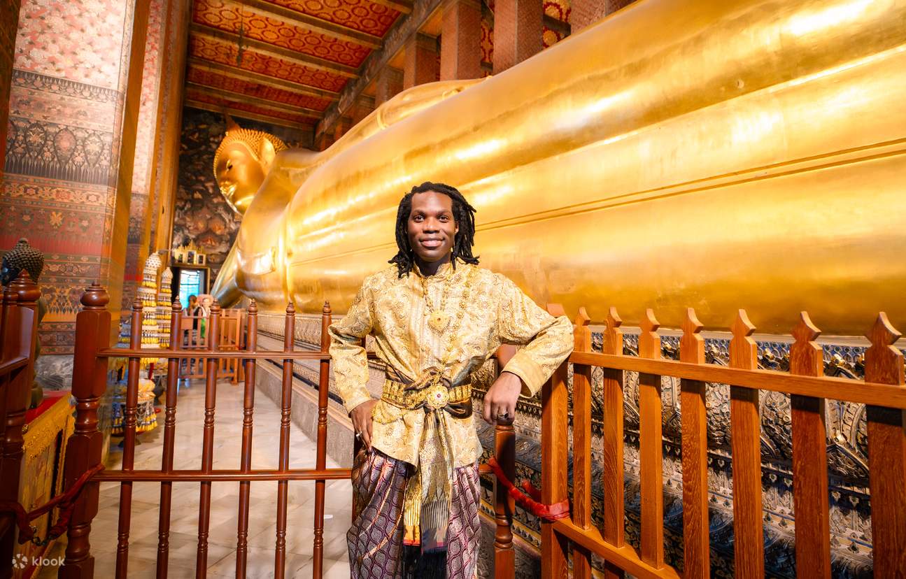 Wat Pho: Professional Thai Costume Photoshoot - Klook