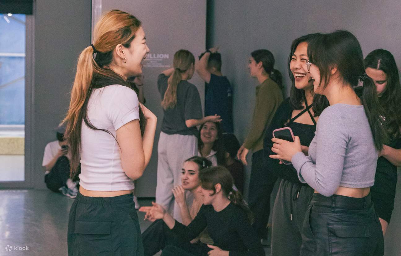1MILLION Dance Studio VIBE Programma di danza di un giorno - Klook ...