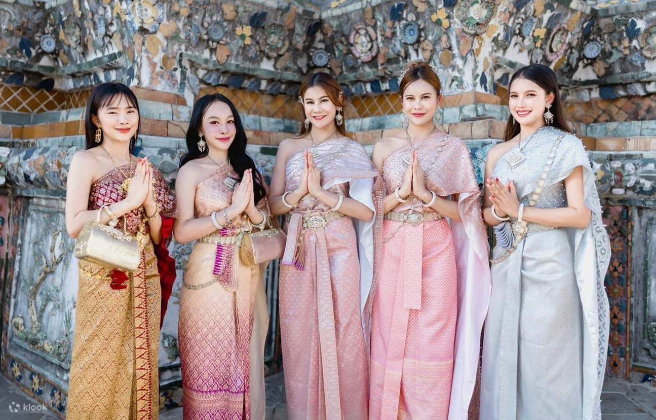 Full Set Thai Costume Rental in Bangkok + Hairdo & Makeup - Klook