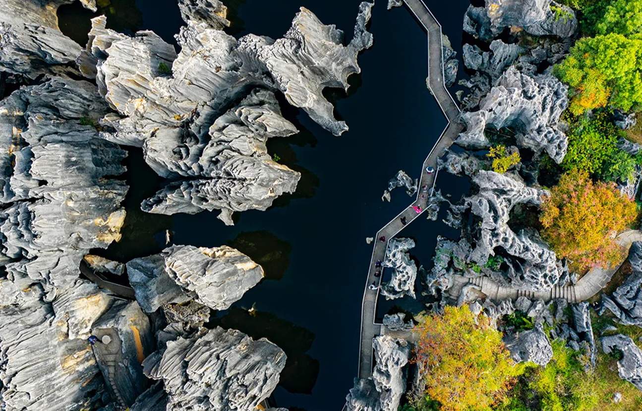 One-Day Kunming Stone Forest & Dianchi Lake Tour (Stone Forest ...