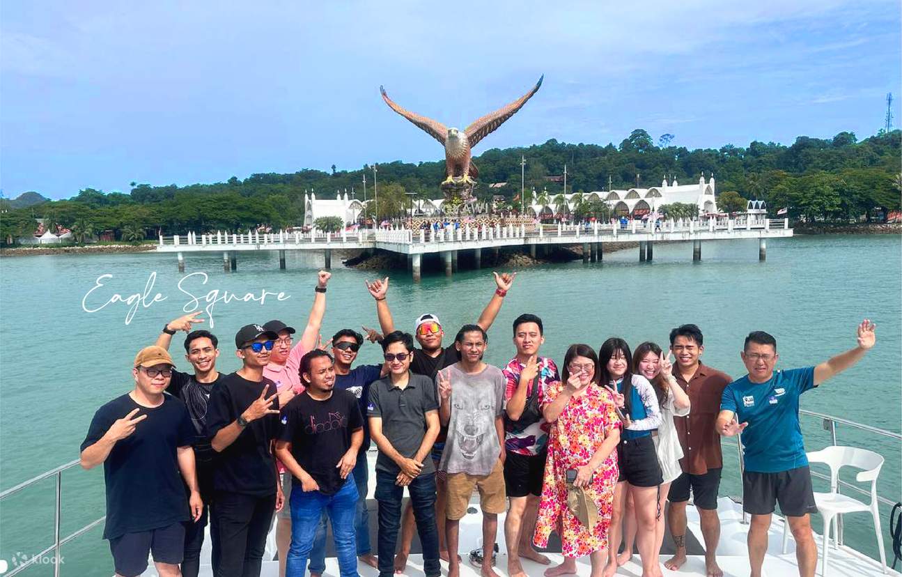 Experience Unforgettable Moments with Kapal Layar's Premium Sunset ...