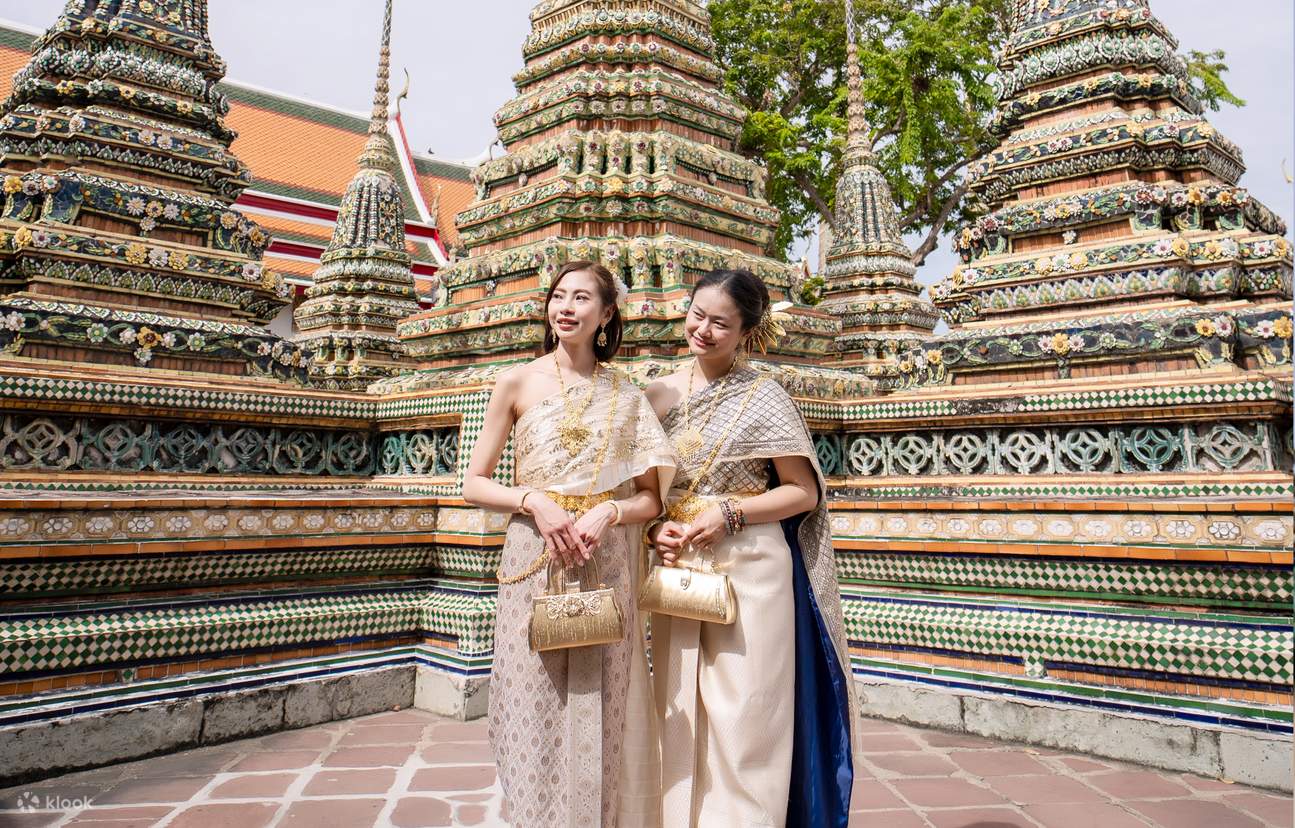Wat Pho: Professional Thai Costume Photoshoot - Klook Australia