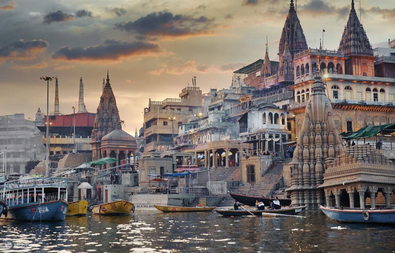 Varanasi: Tur Naik Perahu, Jalan-Jalan di Ghat & Upacara Aarti - Klook ...