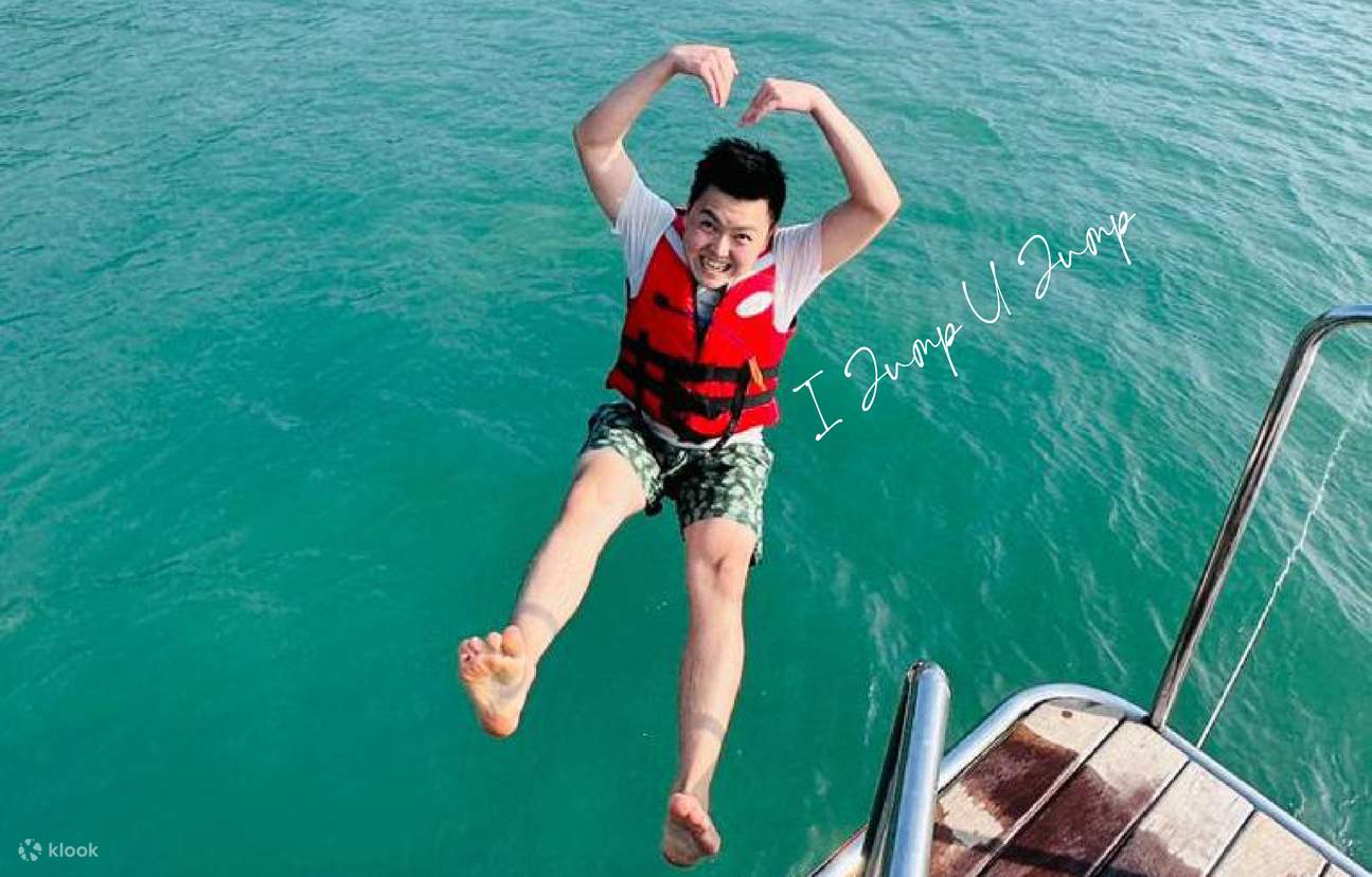 Rasakan Momen Tak Terlupakan dengan Kapal Layar Premium Sunset Cruise ...