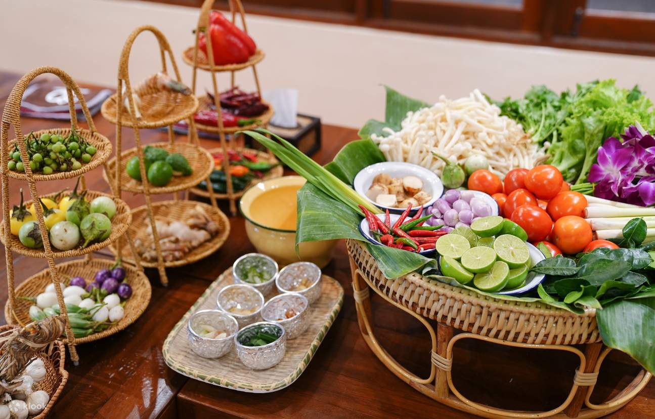 White Lotus Thai Cooking Class in Bangkok - Klook