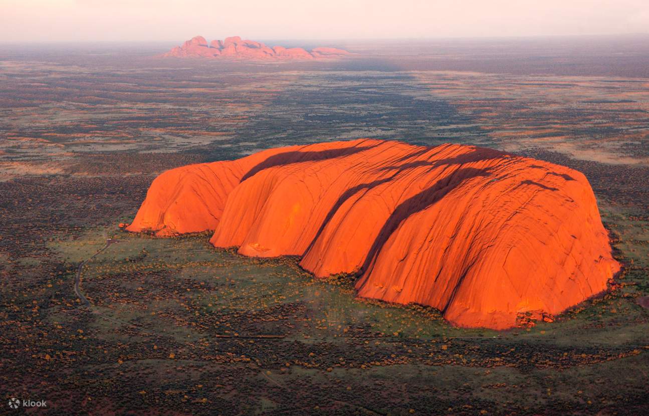 Expérience de vols panoramiques au-dessus d'Uluru et de Kata Tjuta ...