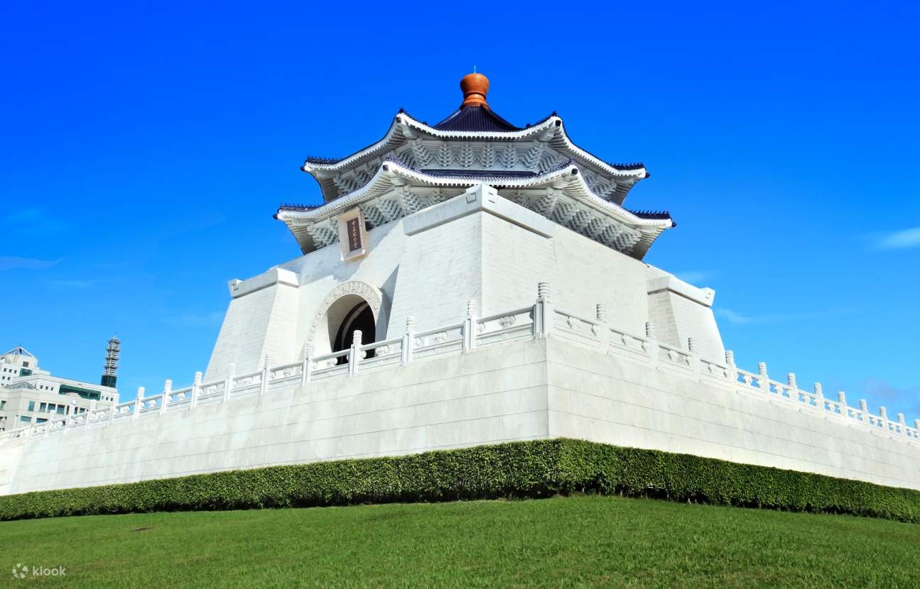 Chiang Kai-shek Memorial Hall/Taipei 101/Dadaocheng One-Day Tour ...