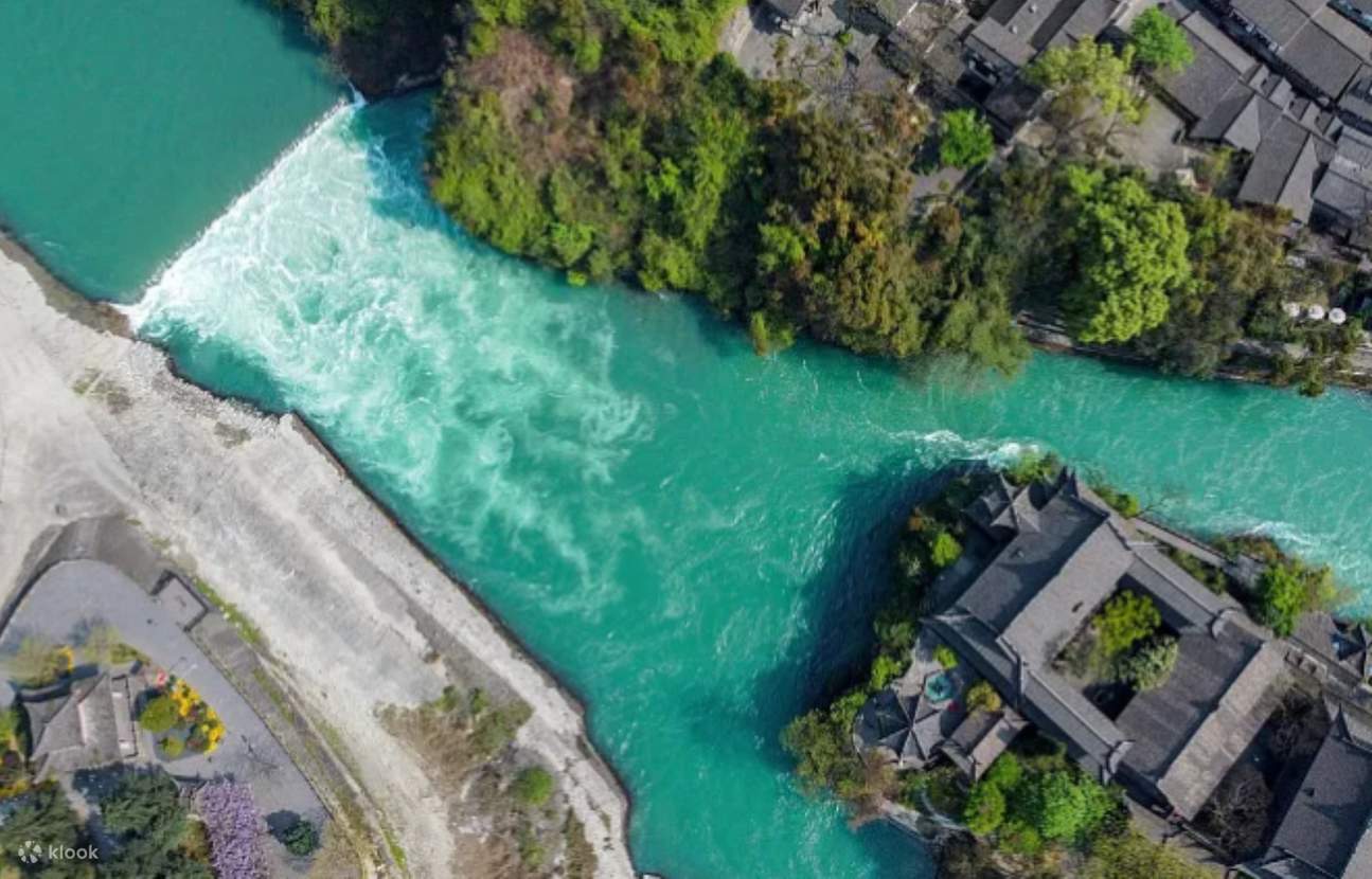 Tur 1 Hari ke Chengdu Dujiangyan & Gunung Qingcheng (Tur Sehari ke Dua ...