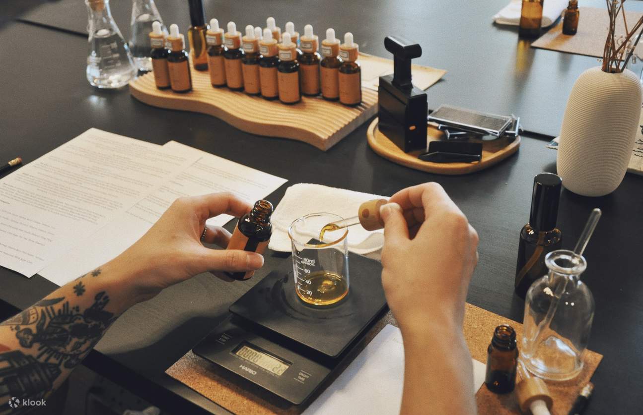 Essential Oil Blend, Natural Pocket Perfume & Mist Workshop in ...