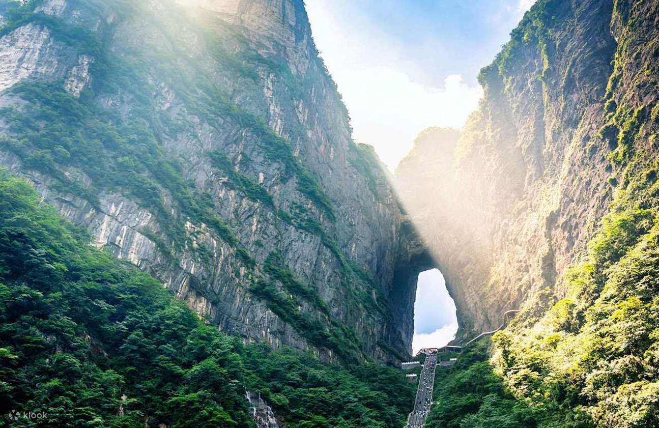 Zhangjiajie National Forest Park/West Hunan Miao Village/Furong Ancient ...