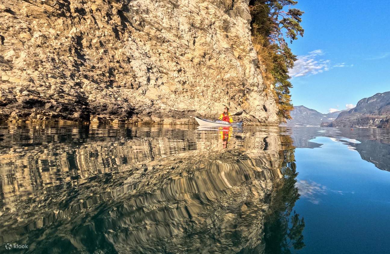 Join In Summer Kayaking in Lake Brienz - Klook