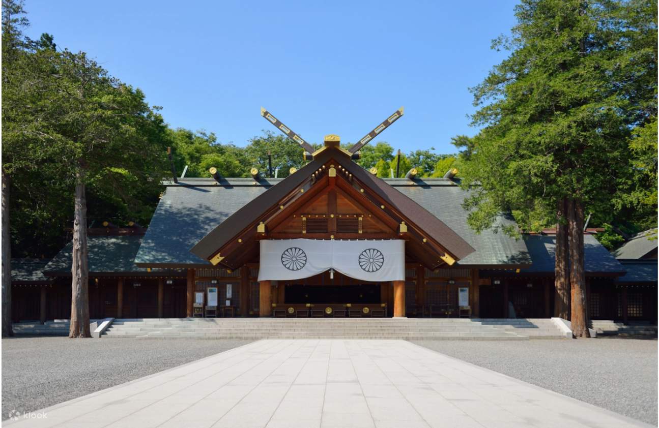 Sapporo, Hokkaido One-Day Tour | Jozankei, Hill of Buddha, Seafood ...