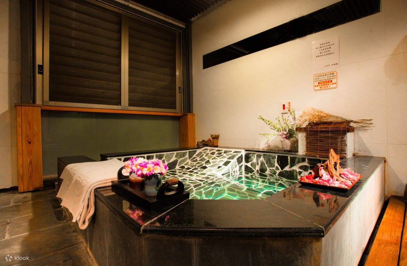New Taipei｜Wulai Songlu Hot Spring Hotel｜Couple soup house, landscape ...