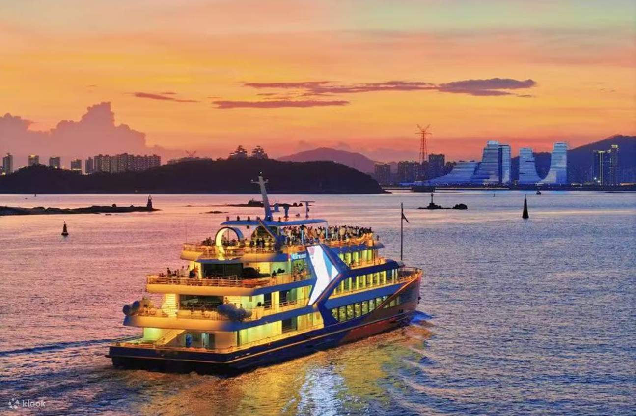 Xiamen, Fujian Trail & Gulangyu Island & Lujiang Night Tour Premium Day ...