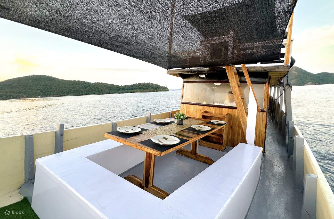 Snayla Phinisi Sailing Komodo Liveaboard Labuan Bajo - Klook Indonesia
