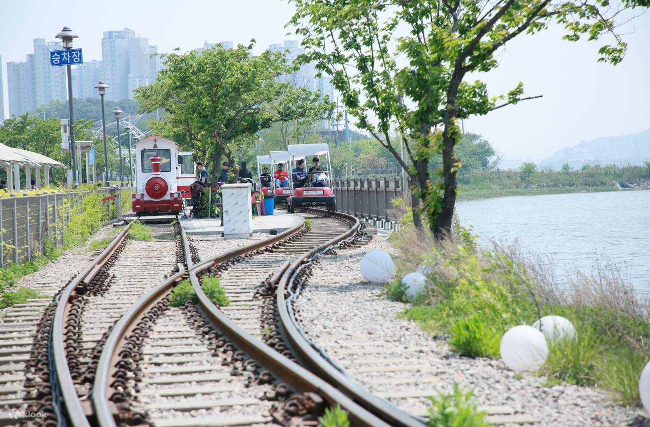 Arboretum Irwol, Ludensia, Korean Folk Village & Starfield Library Tour ...