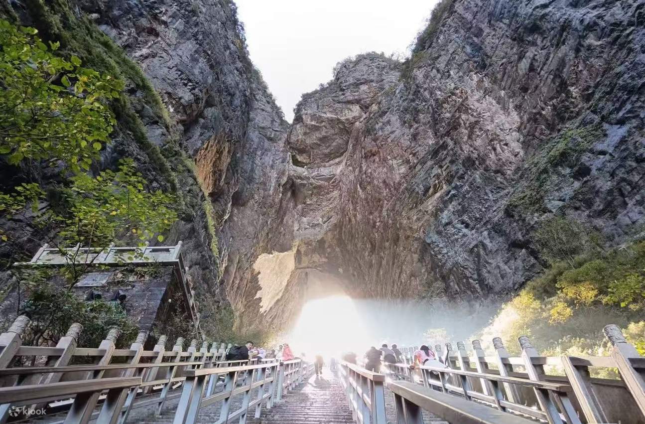 Hunan Zhangjiajie & Xiangxi 4-day tour (Tianmen Mountain Wonders ...