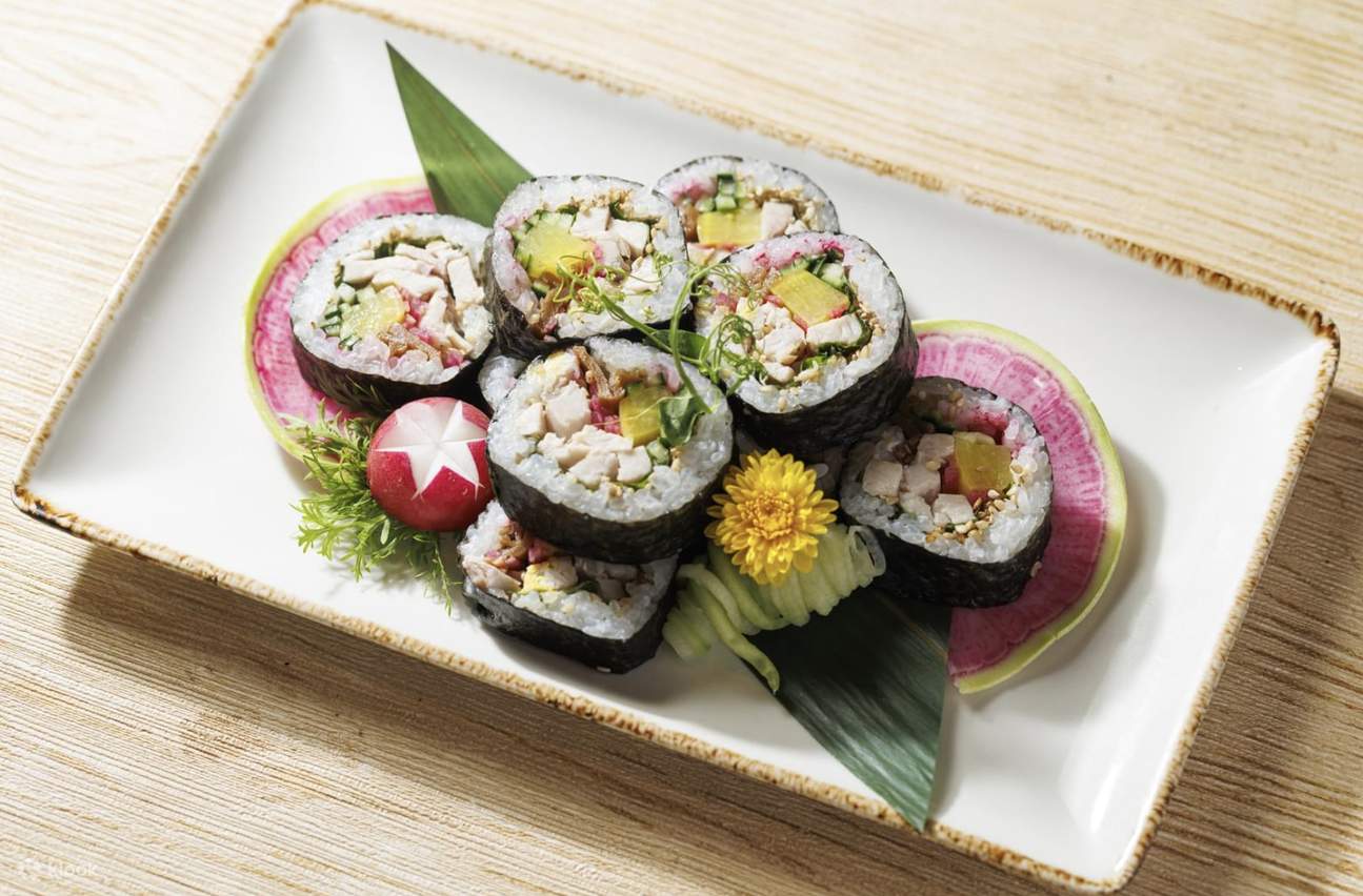 Buffet at Marina Kitchen in Hong Kong Ocean Park Marriott Hotel - Klook ...