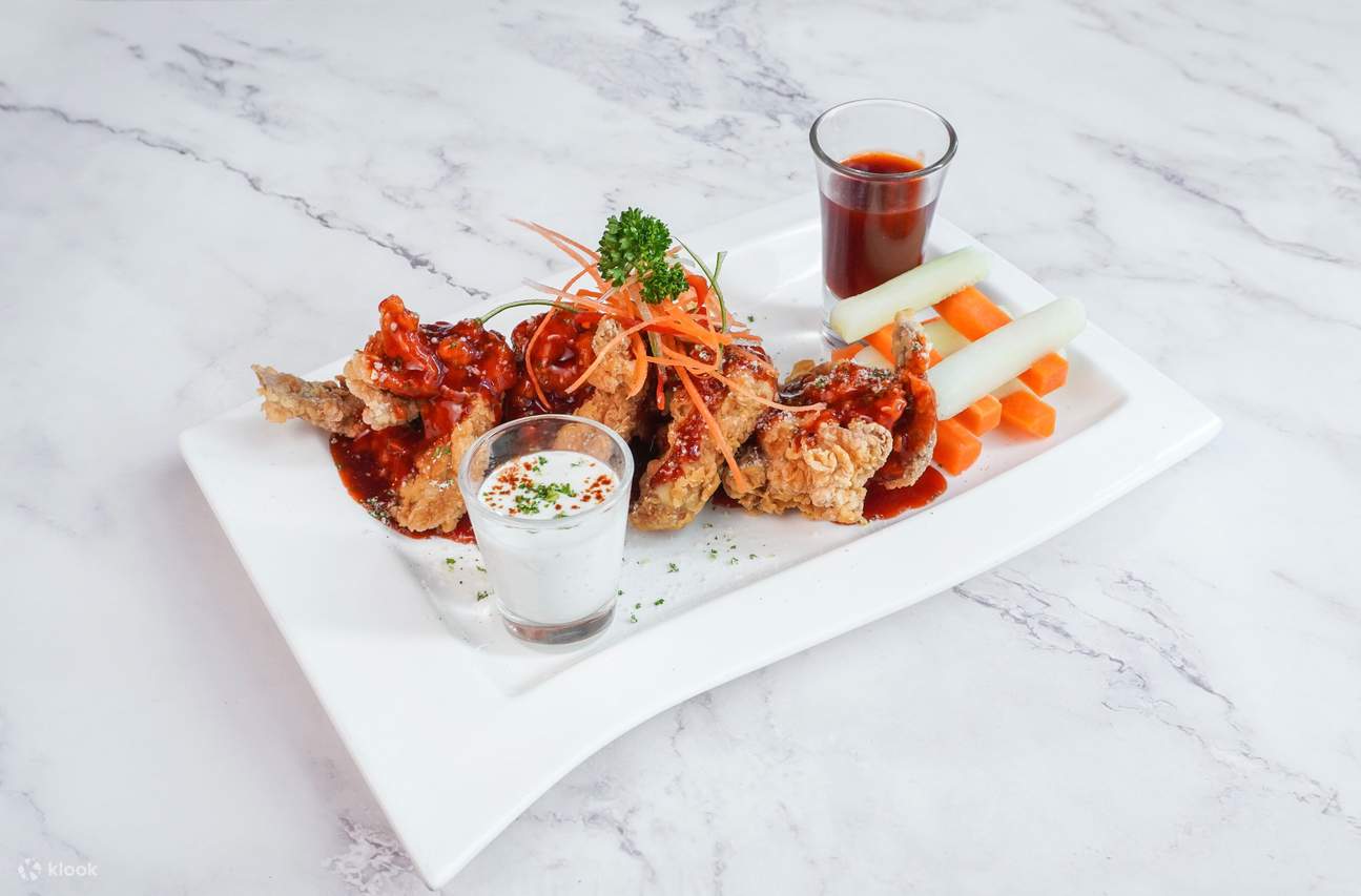 Seven Corners in Crowne Plaza Manila Galleria - Klook United States