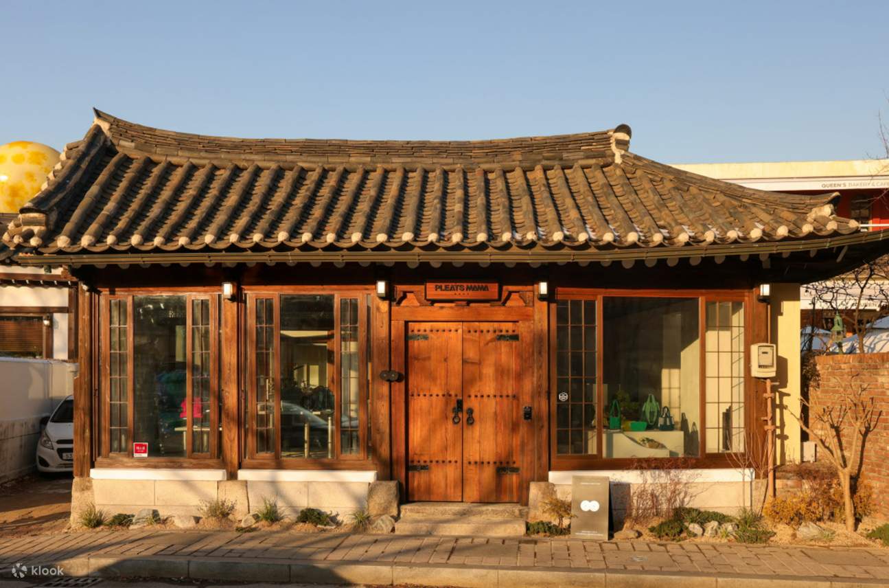 Smudge Stick & Custom Pouch Making Experience - Klook