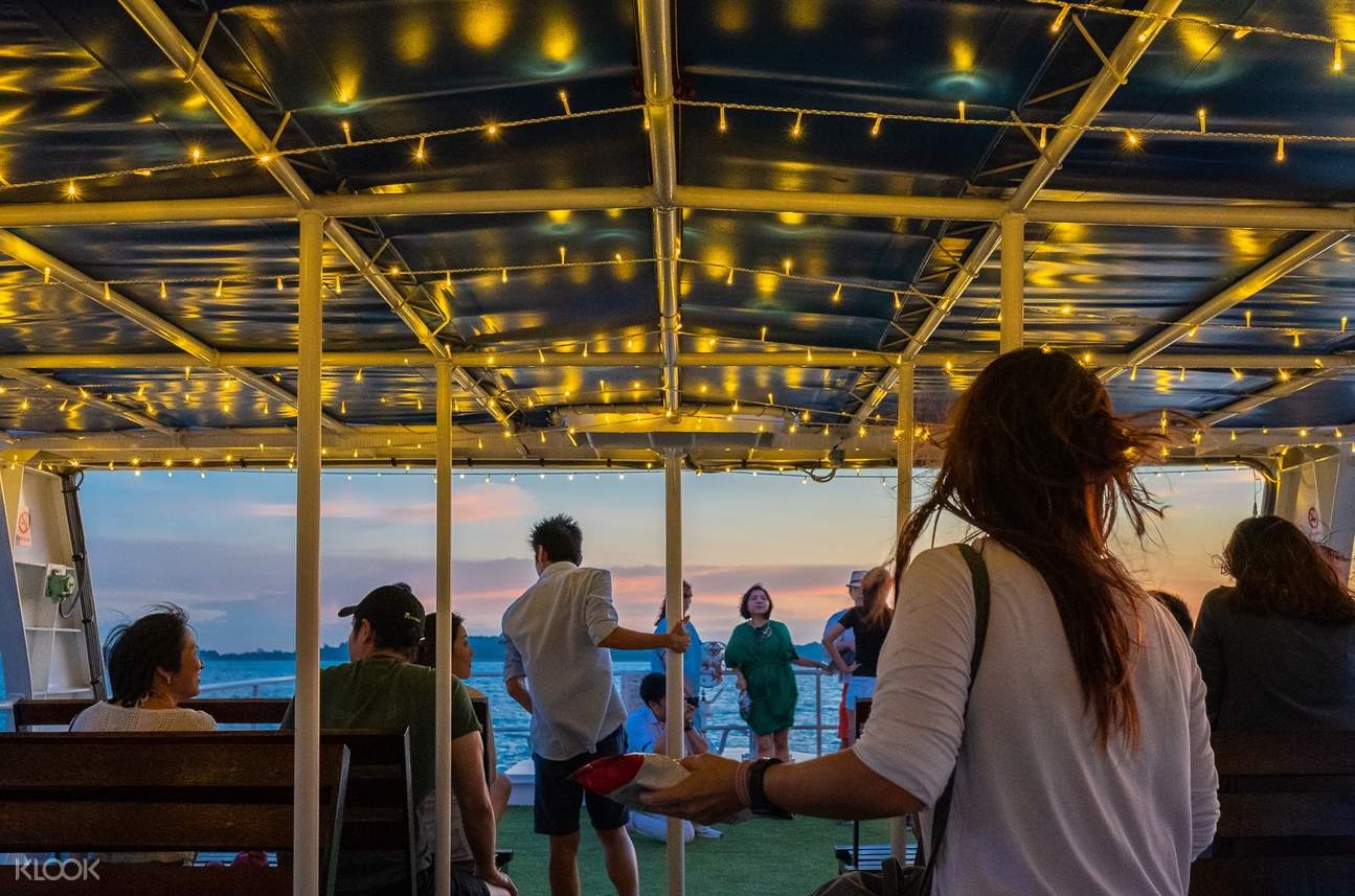 Singapore Southern Straits Sunset Dinner Cruise - Klook US