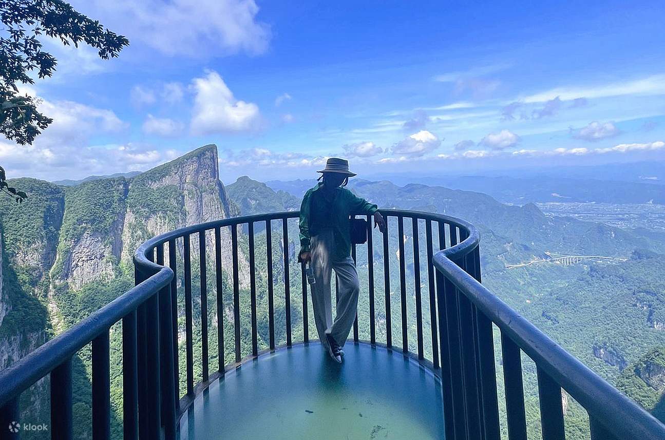 Tiket Lawatan Sehari ke Taman Hutan Negara Tianmen Mountain ☆Kumpulan ...