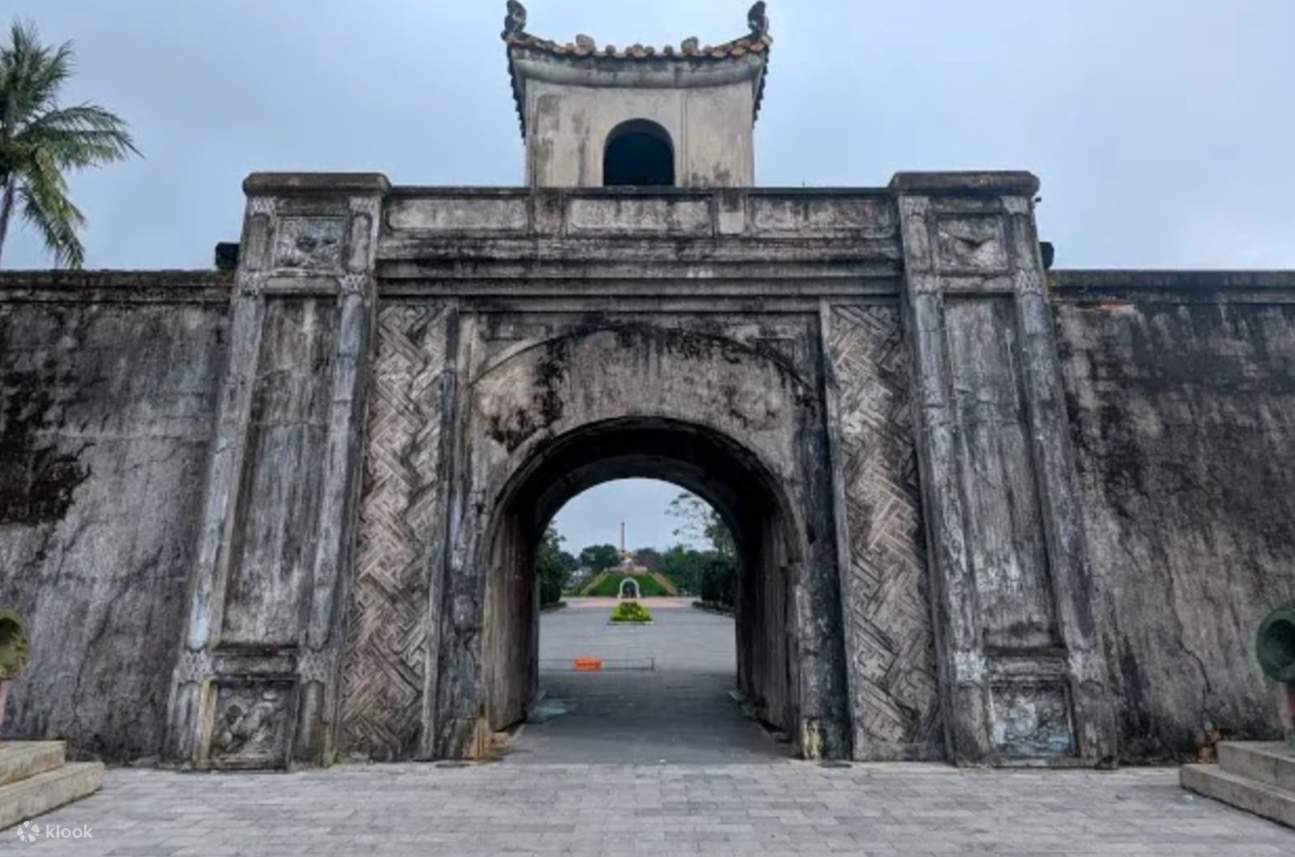 History and Adventure: DMZ & Dark Cave Tour from Hue - Klook Australia