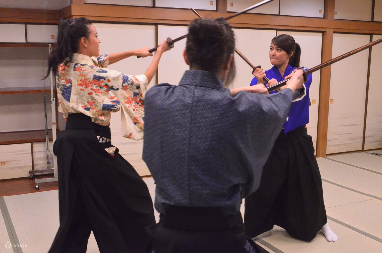 Online reservation for sword fighting and samurai experience - Klook