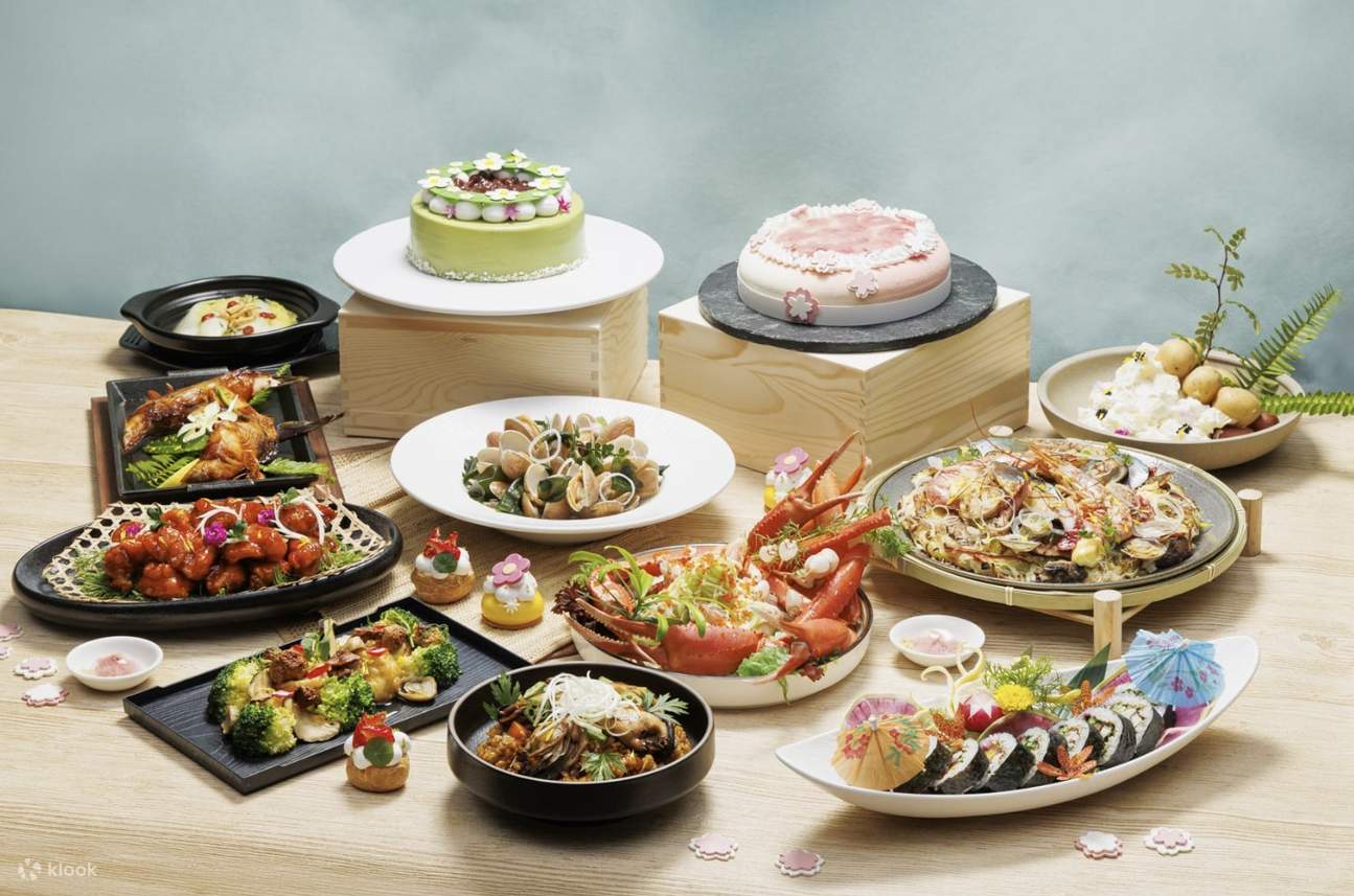 Buffet at Marina Kitchen in Hong Kong Ocean Park Marriott Hotel - Klook ...